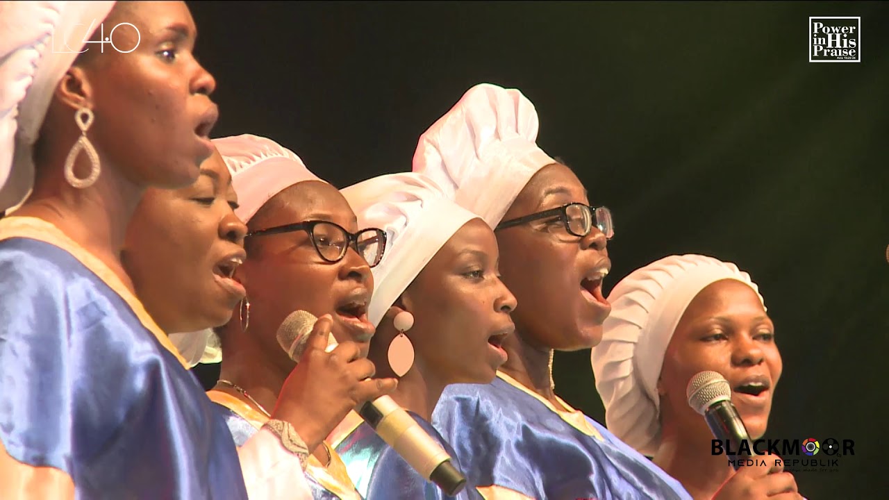 Mic Singing: 10 Tips For Outstanding Performances – Celestial News 24/7